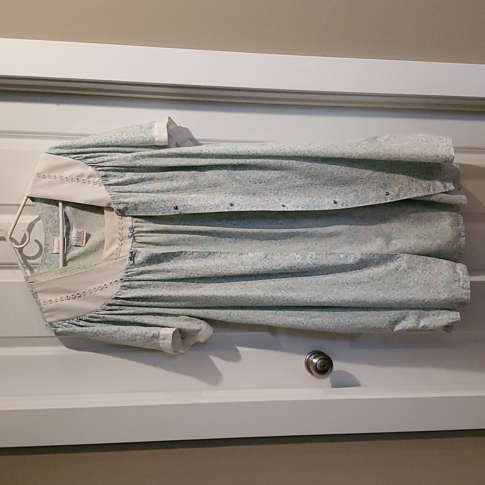 Vintage Simply Basic Nightgown And Matching Housecoat… - Gem